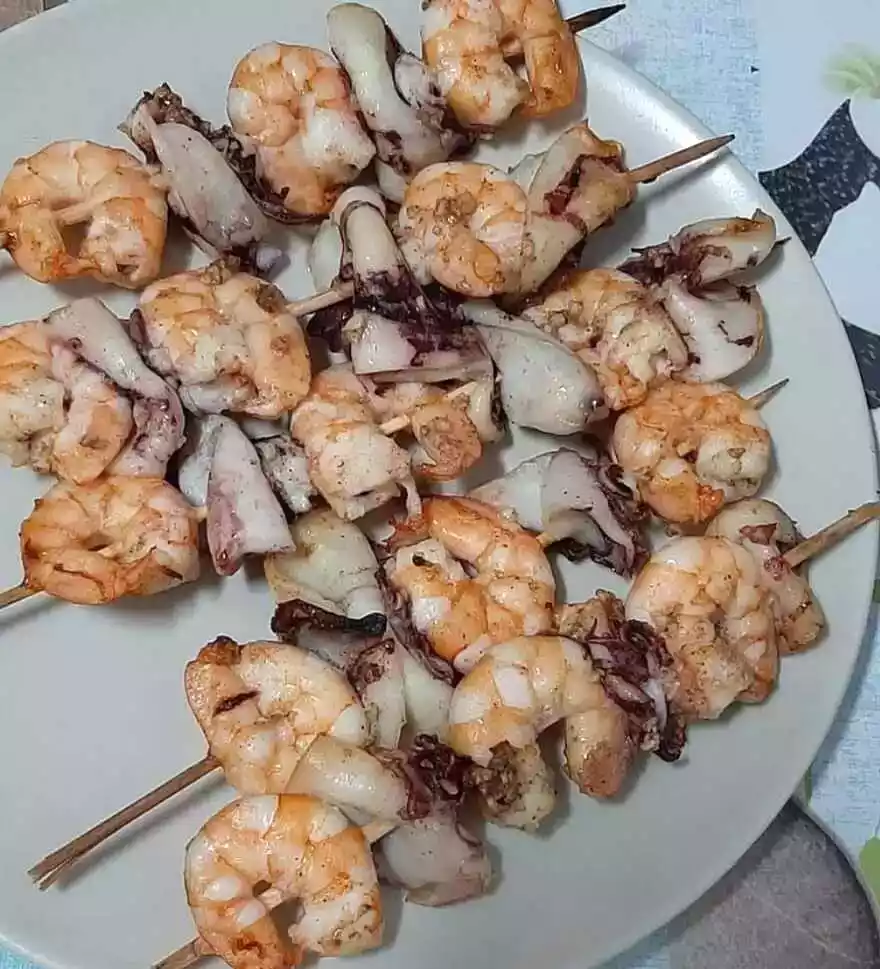 Receita: espetadas de lulas e camarão na airfryer