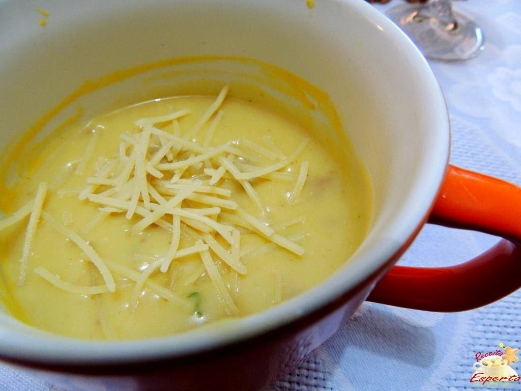 Caldo de mandioquinha salsa com calabresa - Receita Petitchef