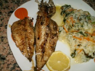 Receita de carapau escalado com arroz de espinafres