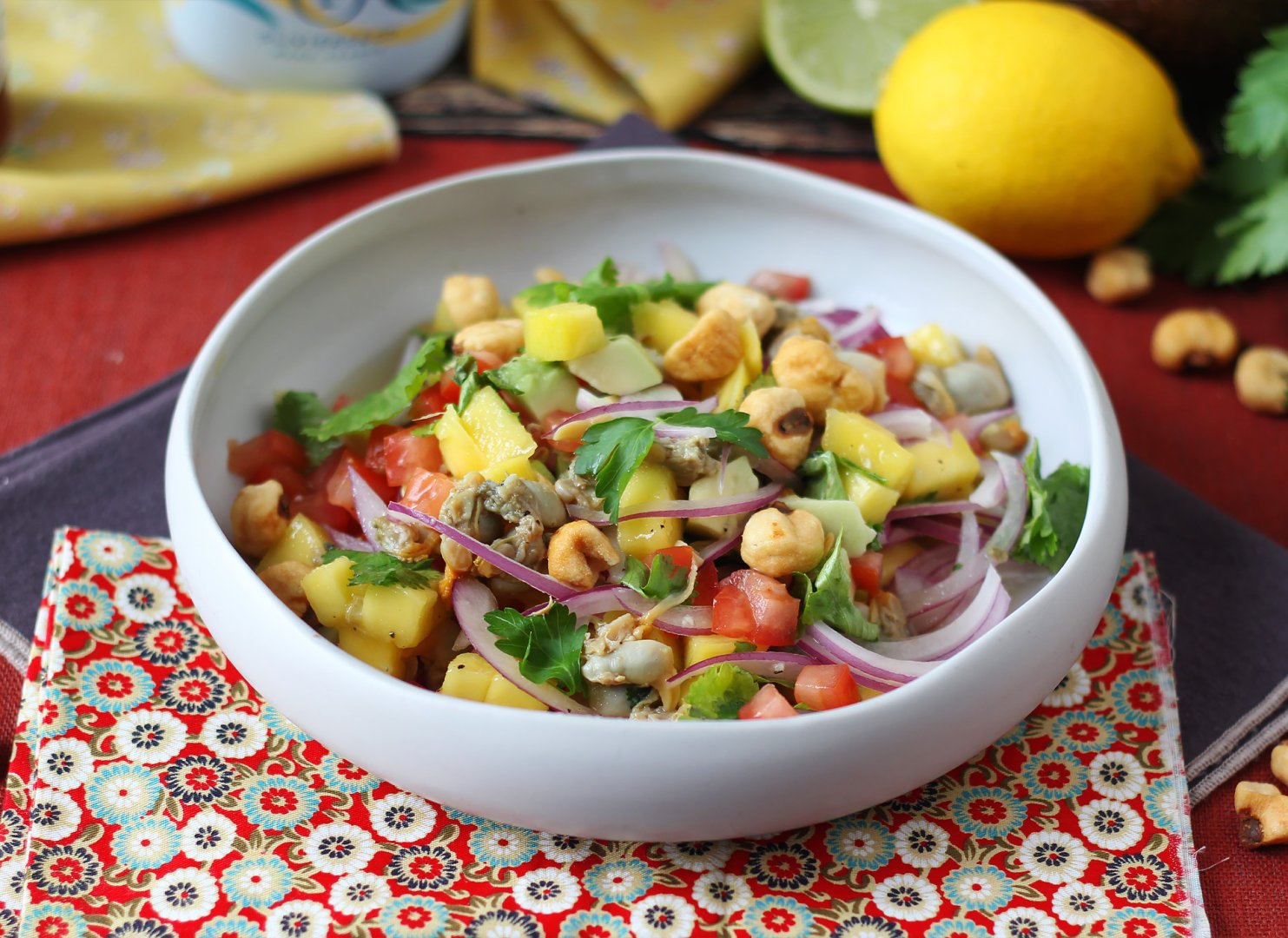 Receita de ceviche exótico com berbigão, manga e abacate