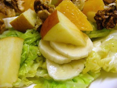 Receita de couve lombarda salteada com frutas e nozes