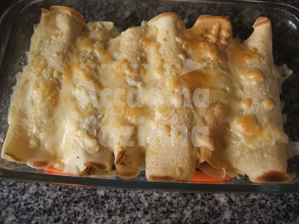 Receita de crepes recheados com frango e legumes