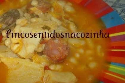Receita de dobrada com feijão simples e saborosa