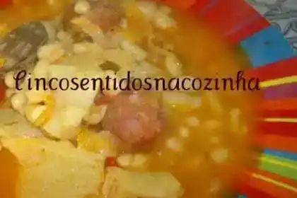 Receita de dobrada com feijão simples e saborosa