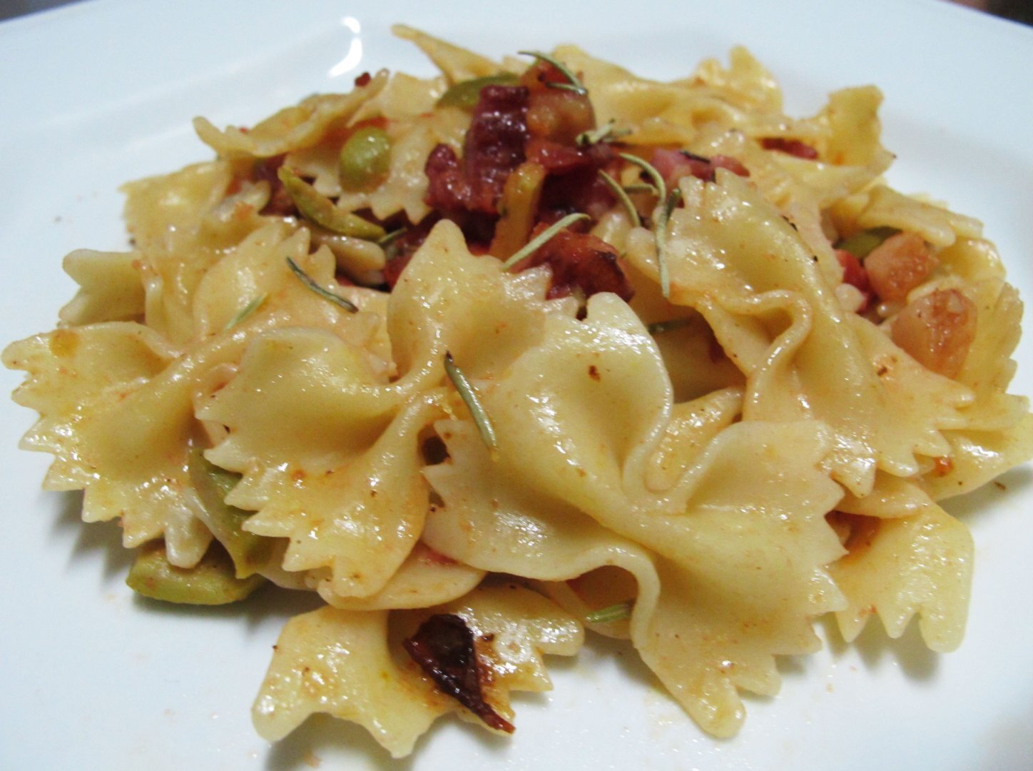 Receita de farfalle com bacon fácil e deliciosa
