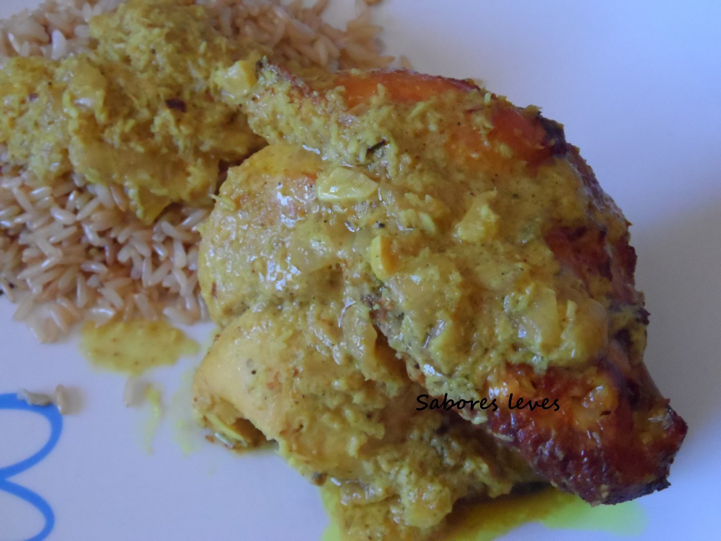 Receita de frango de caril no forno fácil e saborosa