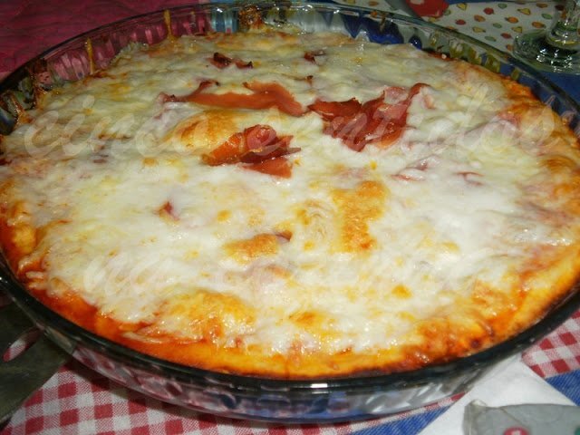Receita de pizza de presunto com mozzarella para jantar