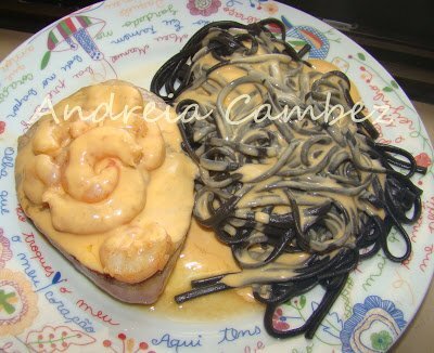 Receita de medalhões de vitela com molho de lagosta