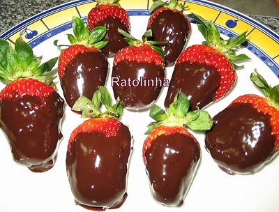 Receita de morangos com chocolate fácil e deliciosa