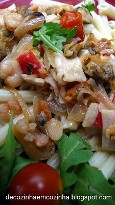 Penne com cocktail de marisco - Receita Petitchef