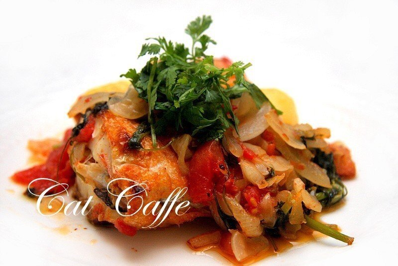 Receita de peixe vermelho com coentros fácil e saborosa