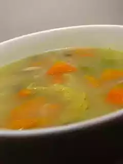 Sopa light: receita saudável sem batata e fácil de fazer