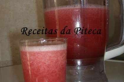Receita de sumo de melancia e groselha saudável