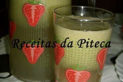 Receita de sumo natural de maçã, pêra e kiwi saudável