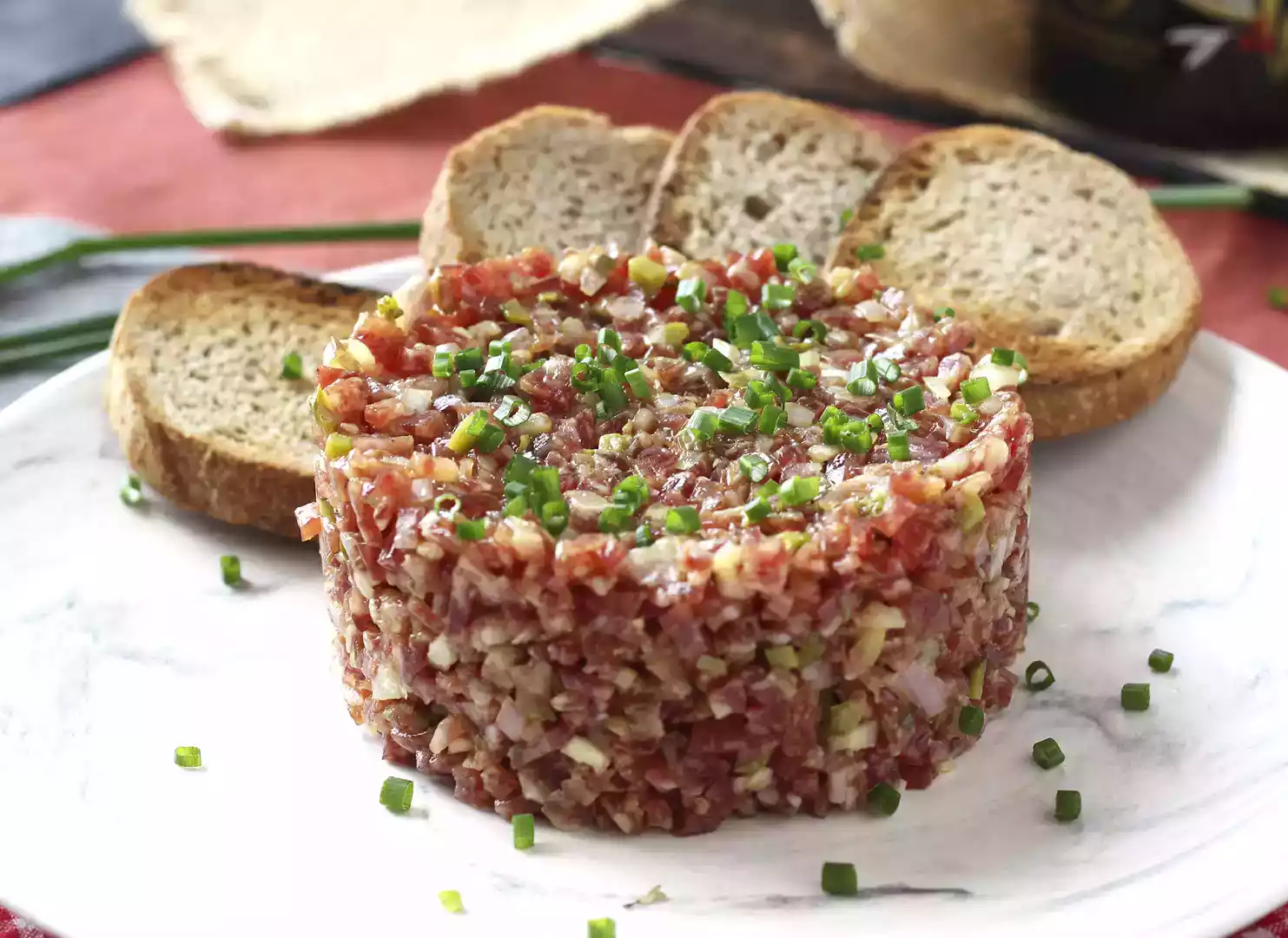 Tartare de fuet: releitura ibérica do tradicional steak tartar